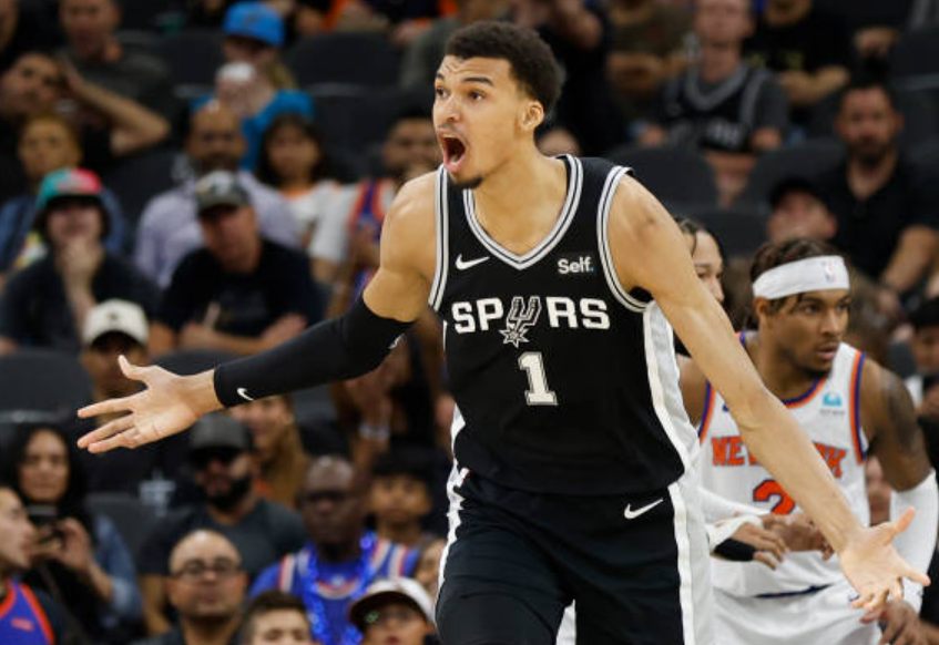 Victor Wembanyama Steals Spotlight from Jalen Brunson’s Career Night ...